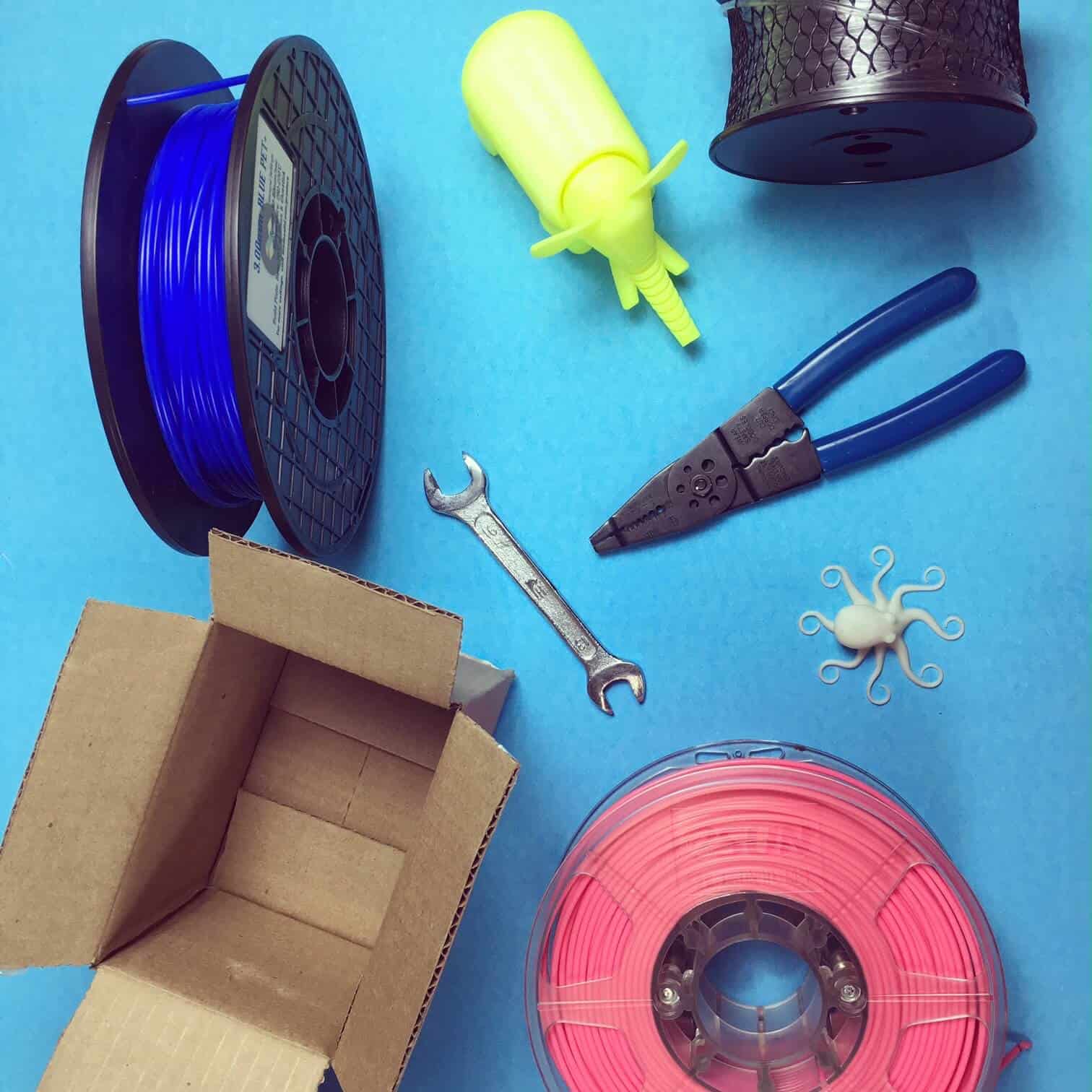 Maker Box Reviews: Get All The Details At Hello Subscription!