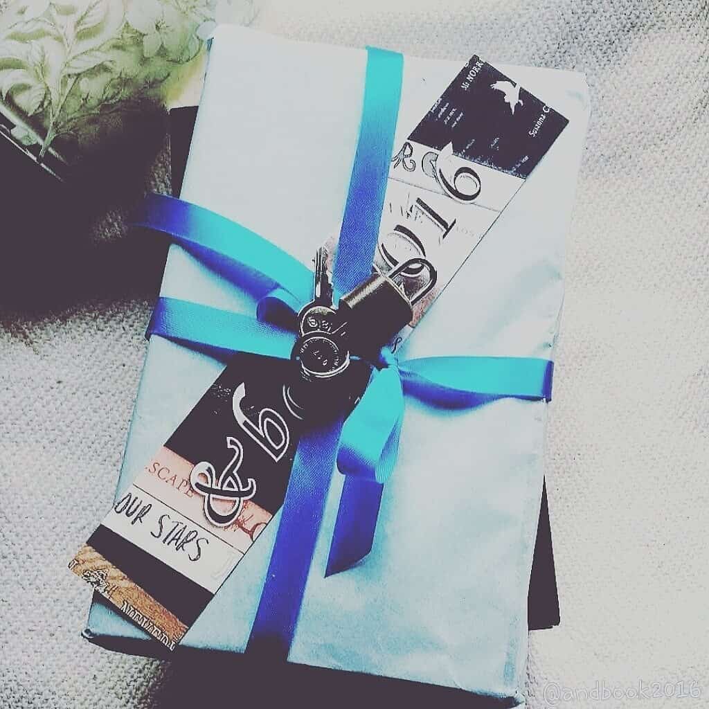 Chocolate and Book Box Reviews: Get All The Details At Hello Subscription!