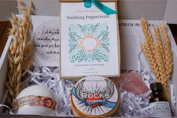 I Set My Intention Box Reviews: Get All The Details At Hello Subscription!