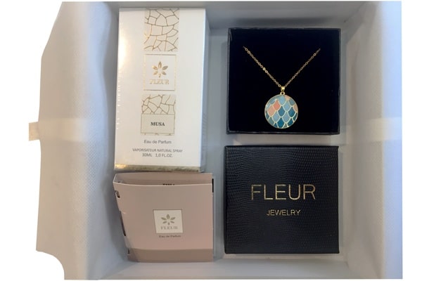 Fleur Luxury Box Reviews: Get All The Details At Hello Subscription!