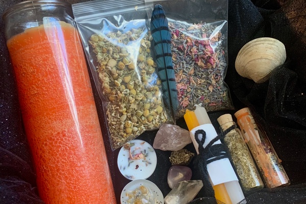 The Dark Moon Box Reviews: Get All The Details At Hello Subscription!