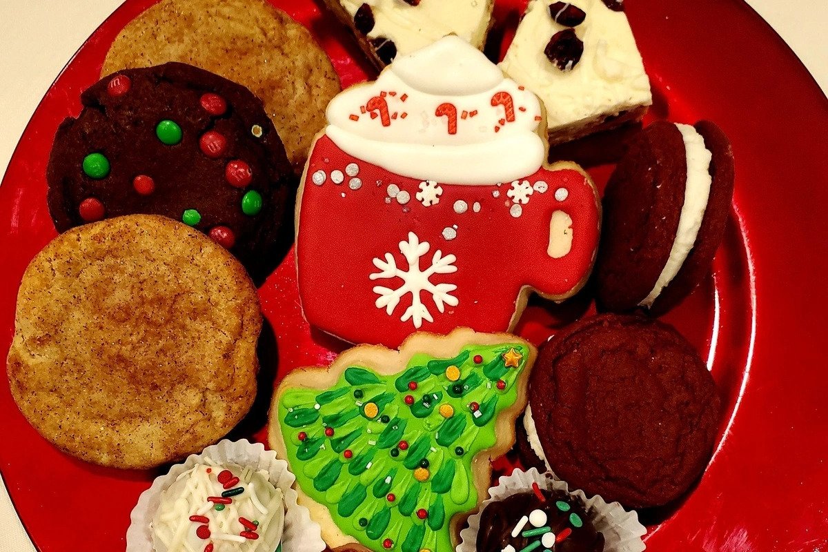 BAKED Box by Baked by Coley Reviews: Get All The Details At Hello ...