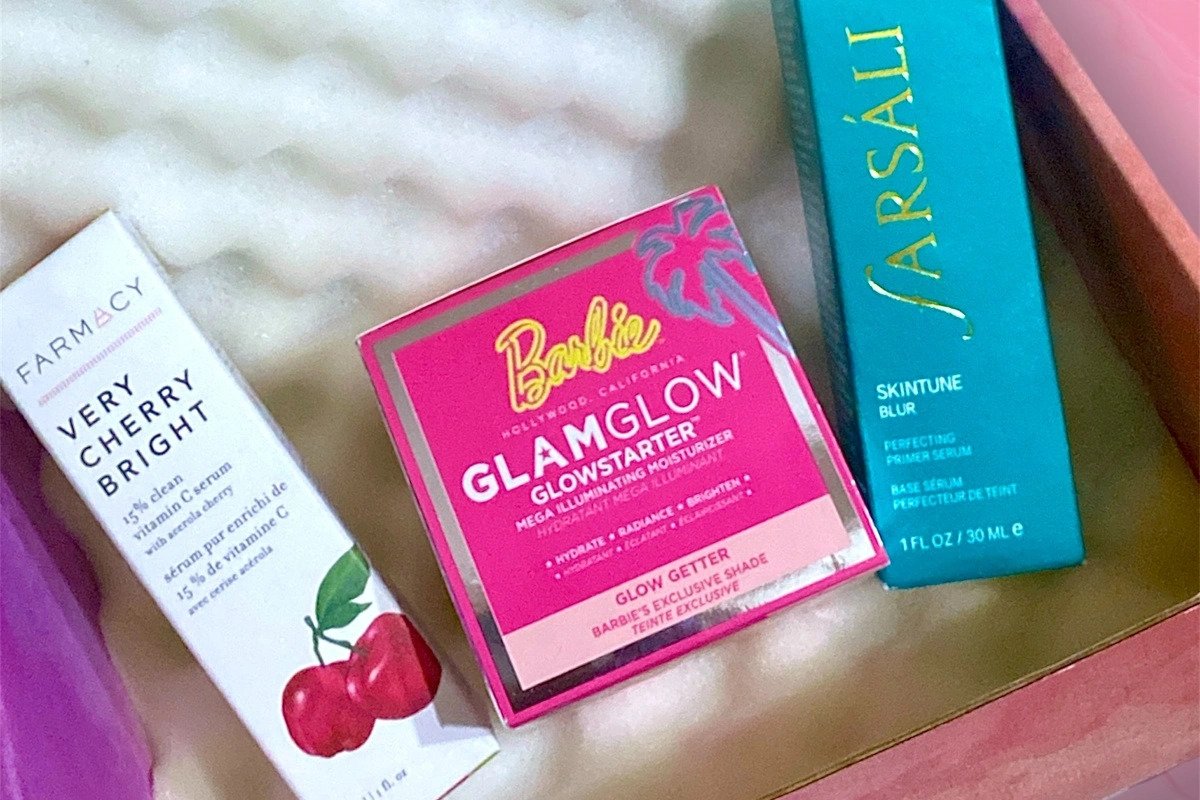 Yasmin Beauty Box Reviews: Get All The Details At Hello Subscription!